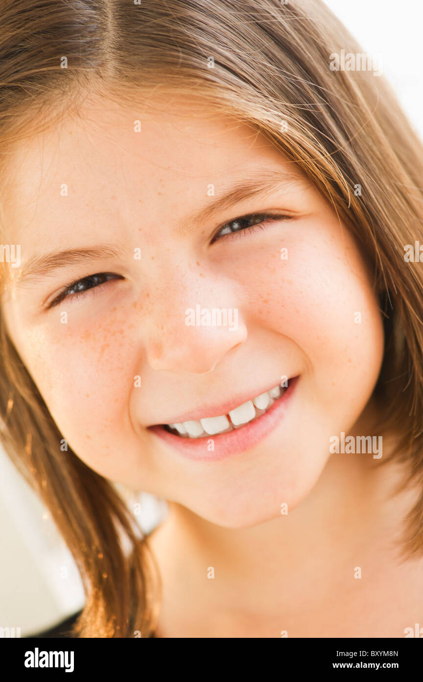 Portrait of smiling girl Stock Photo - Alamy