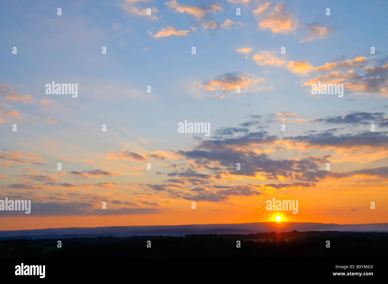 Silhouette landscape at sunset hi-res stock photography and images - Alamy
