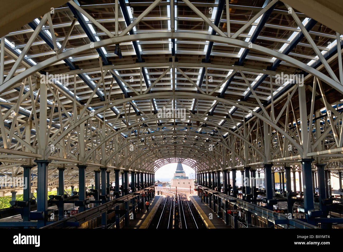 Subway platform at rush hour Stock Photo - Alamy