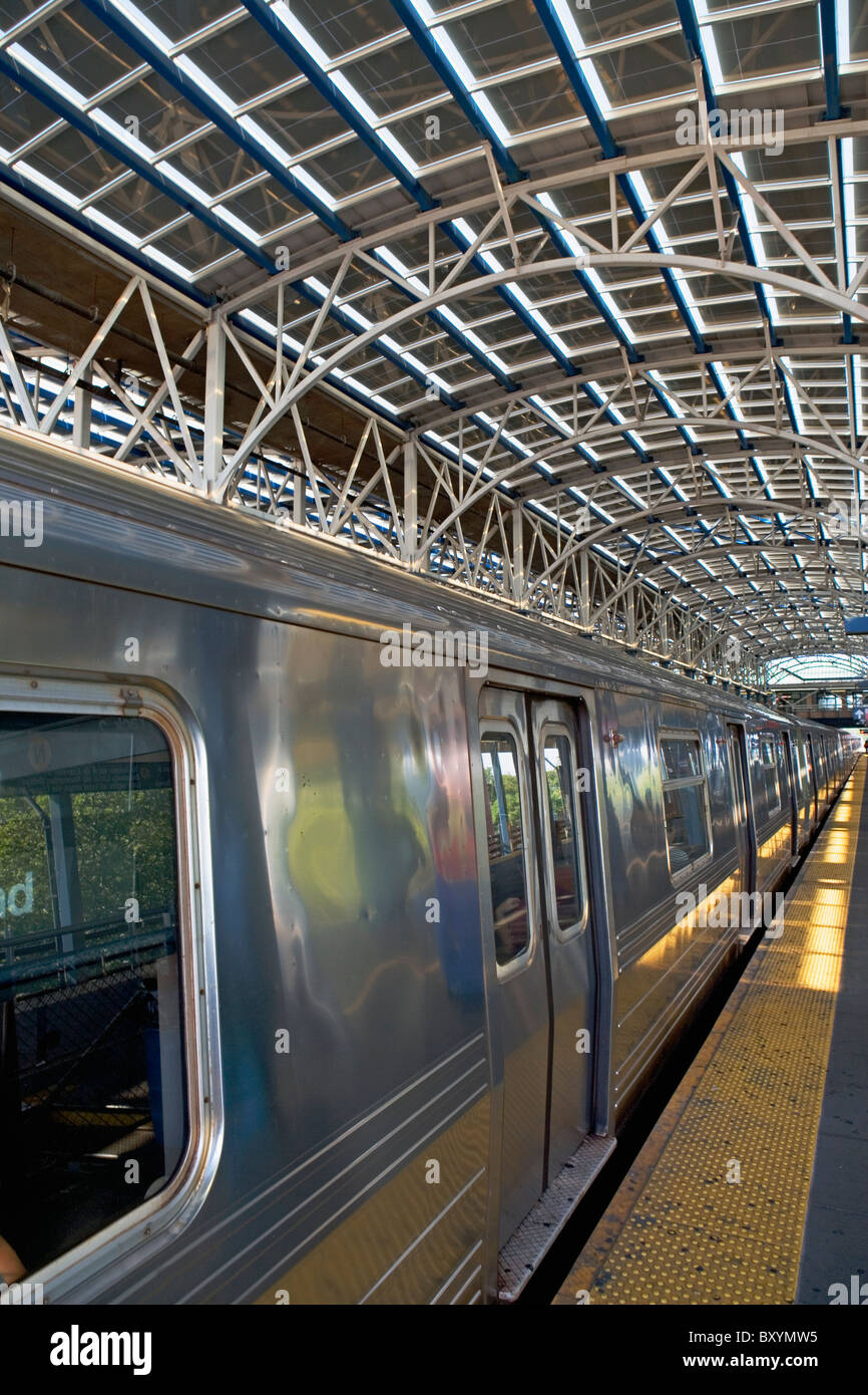 New york subway train hi-res stock photography and images - Alamy