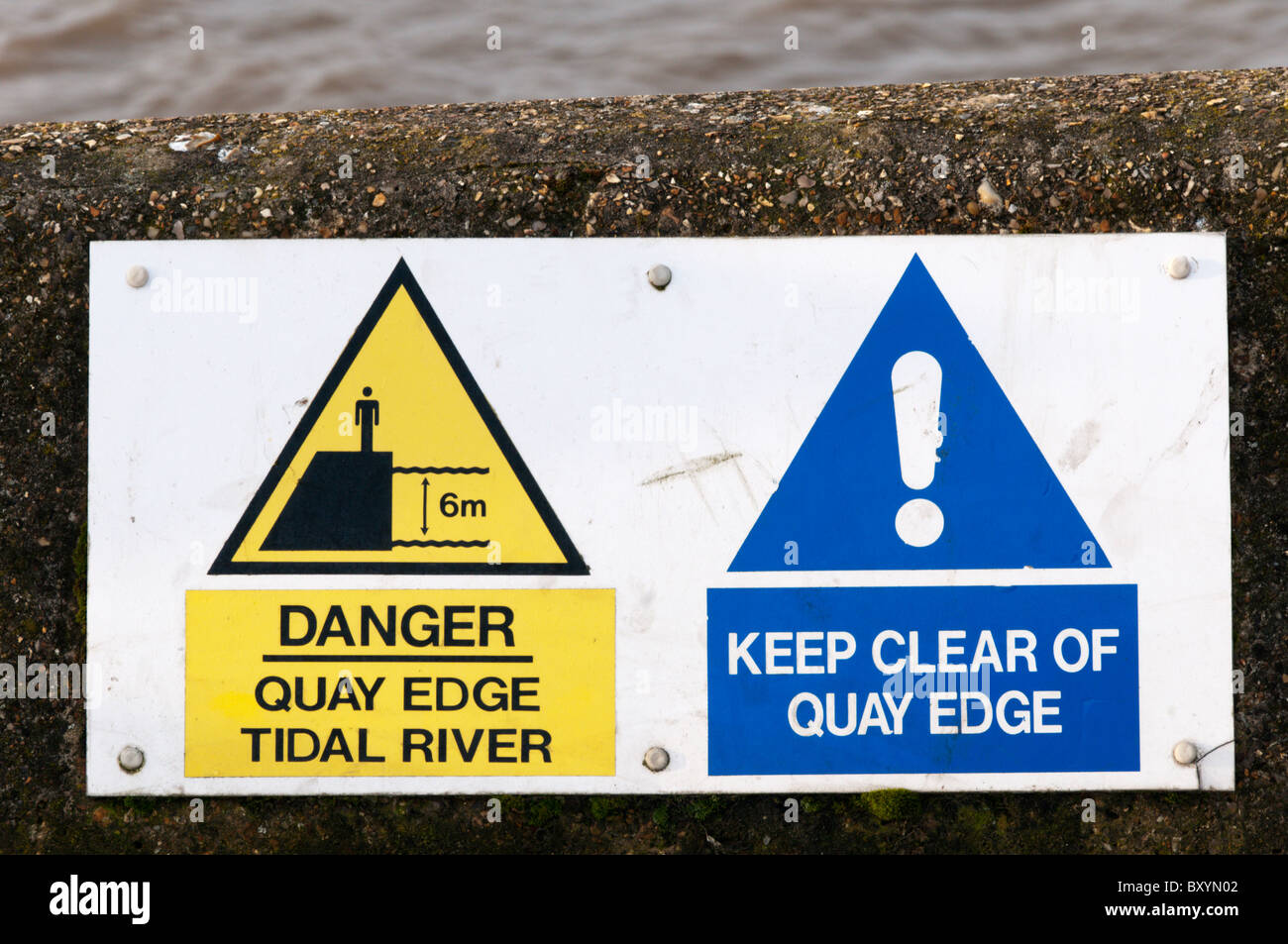 Danger edge quay warning sign hi-res stock photography and images - Alamy