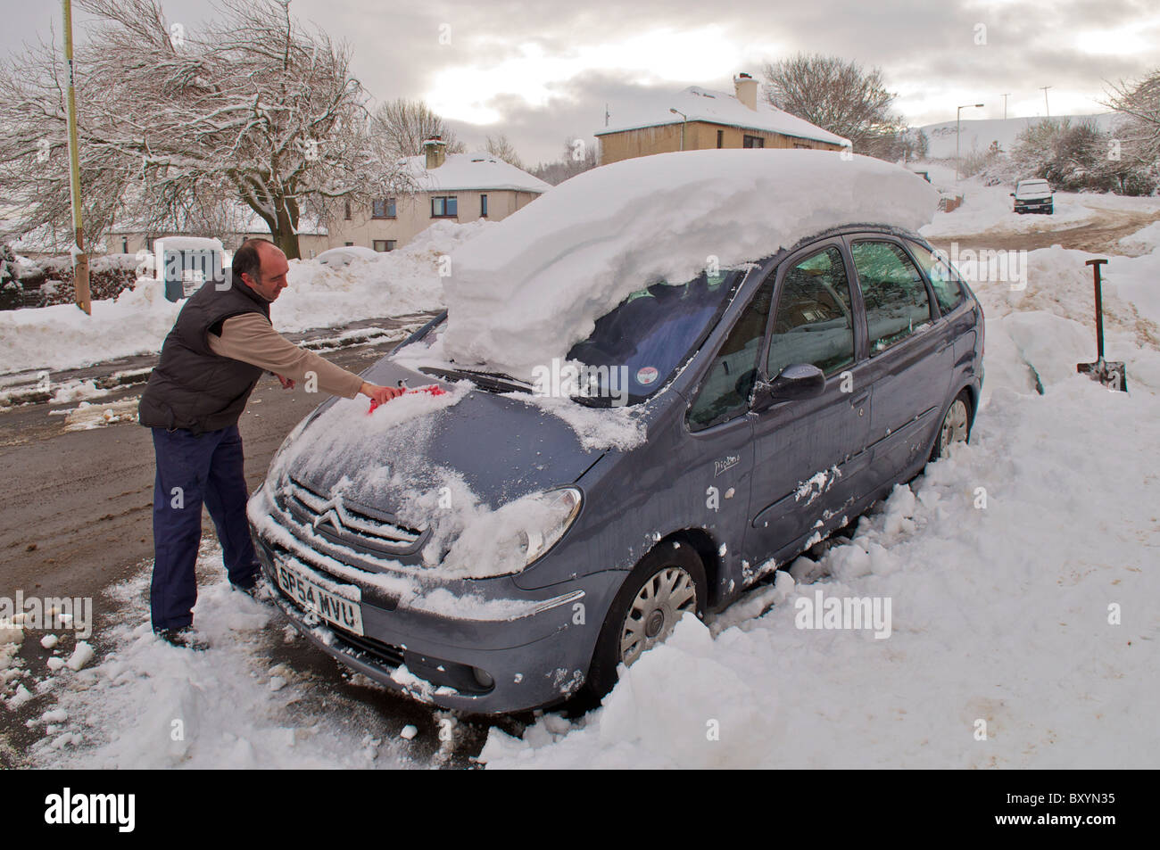 Snow december 2010 uk heavy hi-res stock photography and images - Alamy