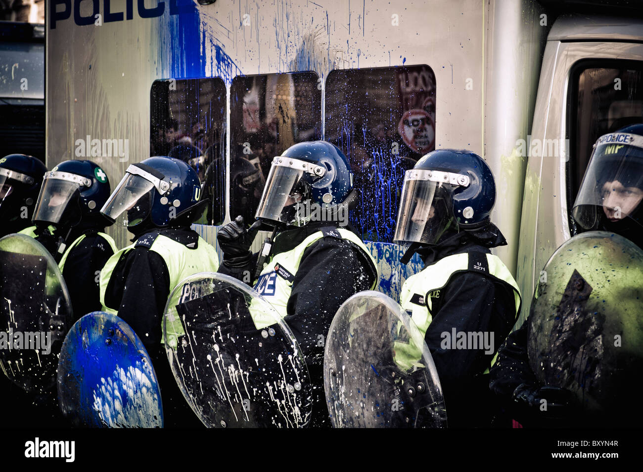 Riot police uk hi-res stock photography and images - Alamy