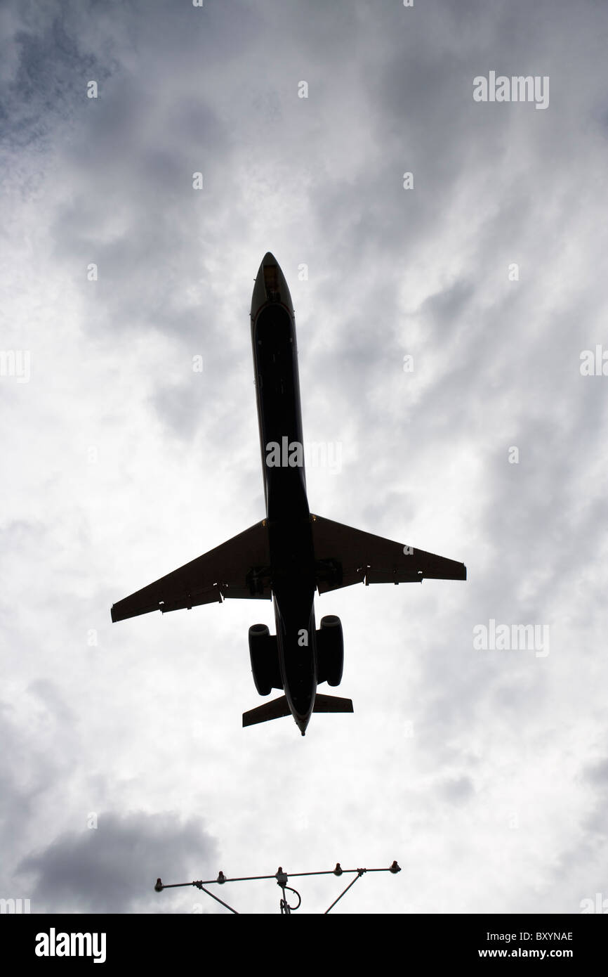 Moving airplane hi-res stock photography and images - Alamy