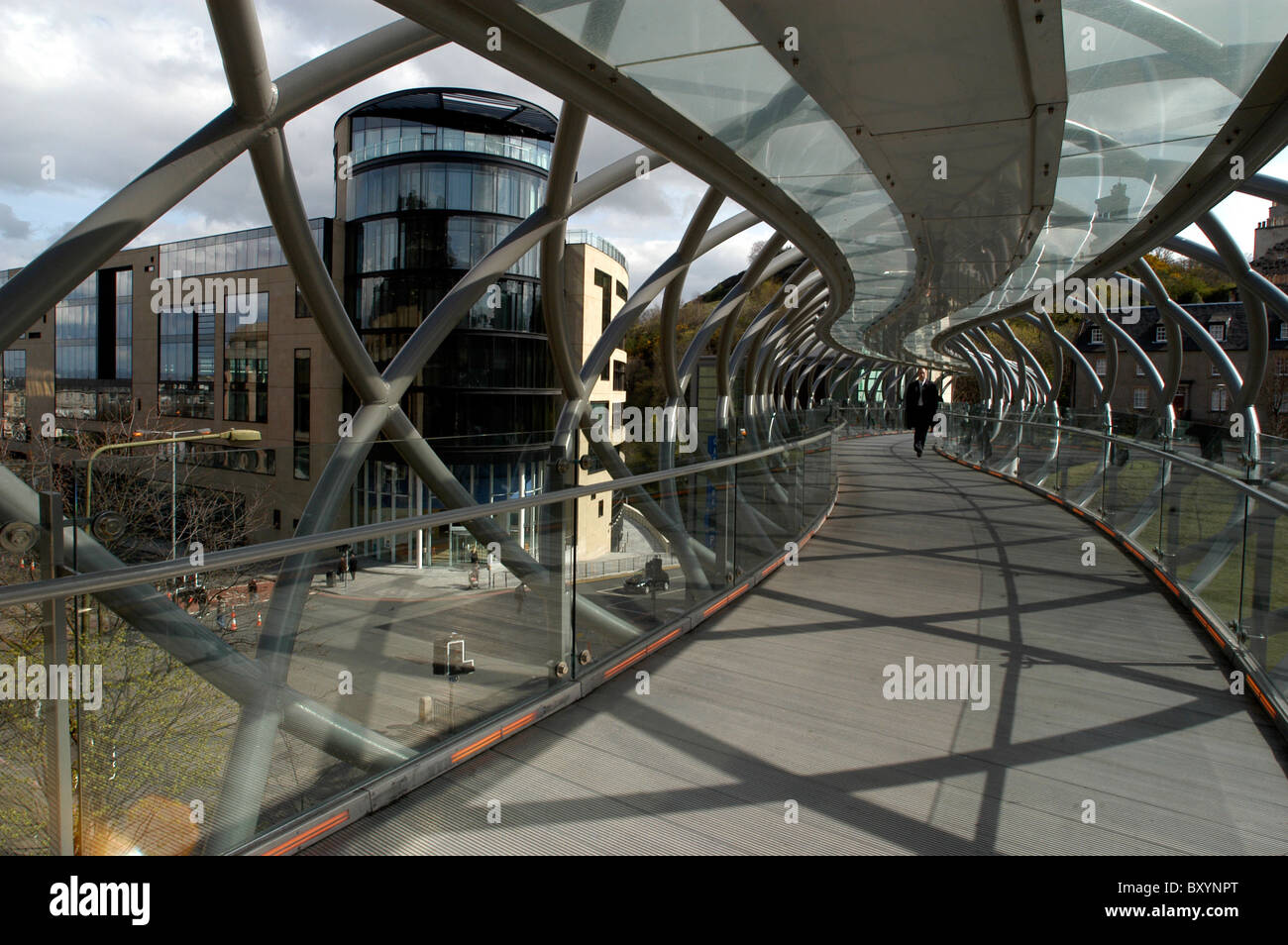 Modern walkway hi-res stock photography and images - Alamy
