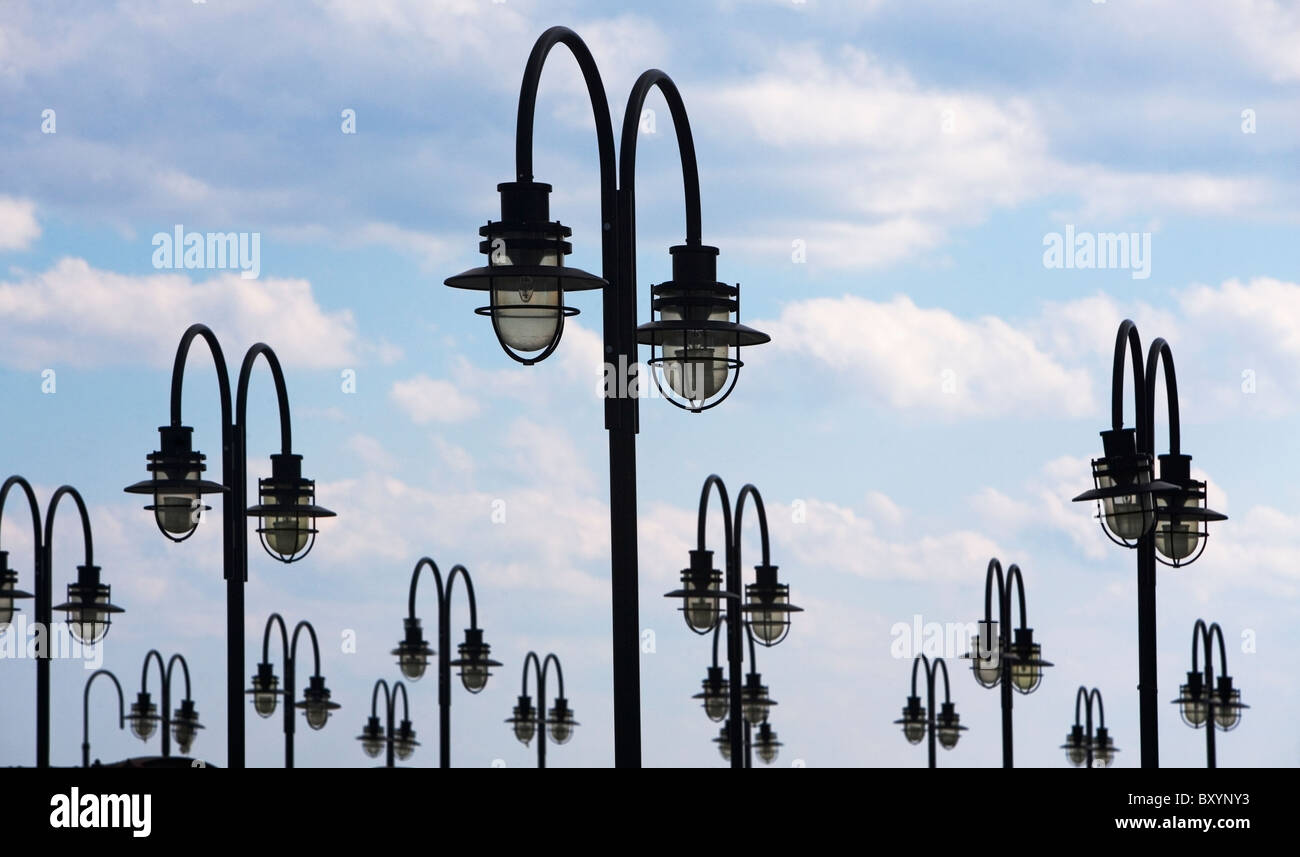 Old fashioned street lights hi-res stock photography and images - Alamy