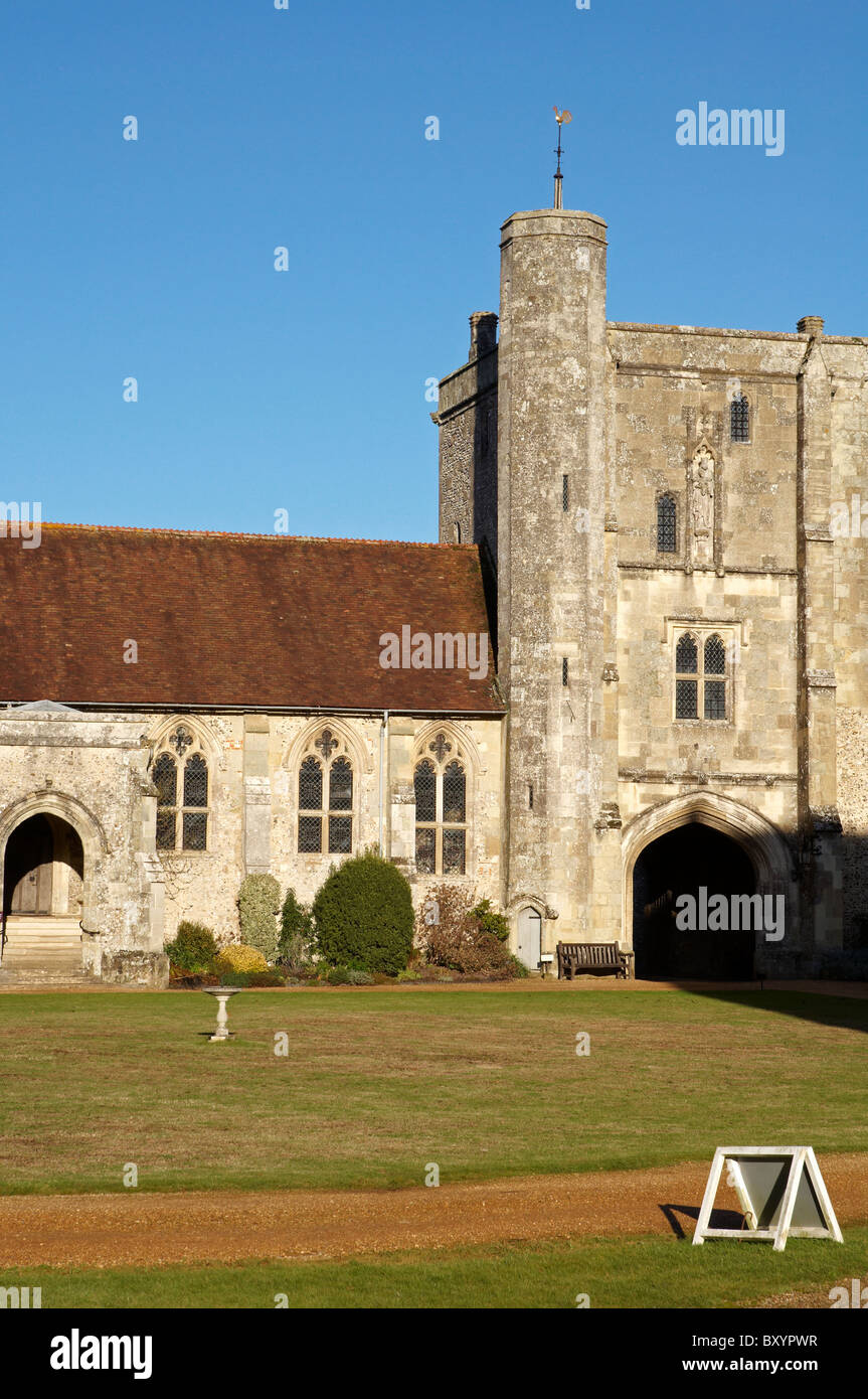 Winchester almshouses hi-res stock photography and images - Alamy