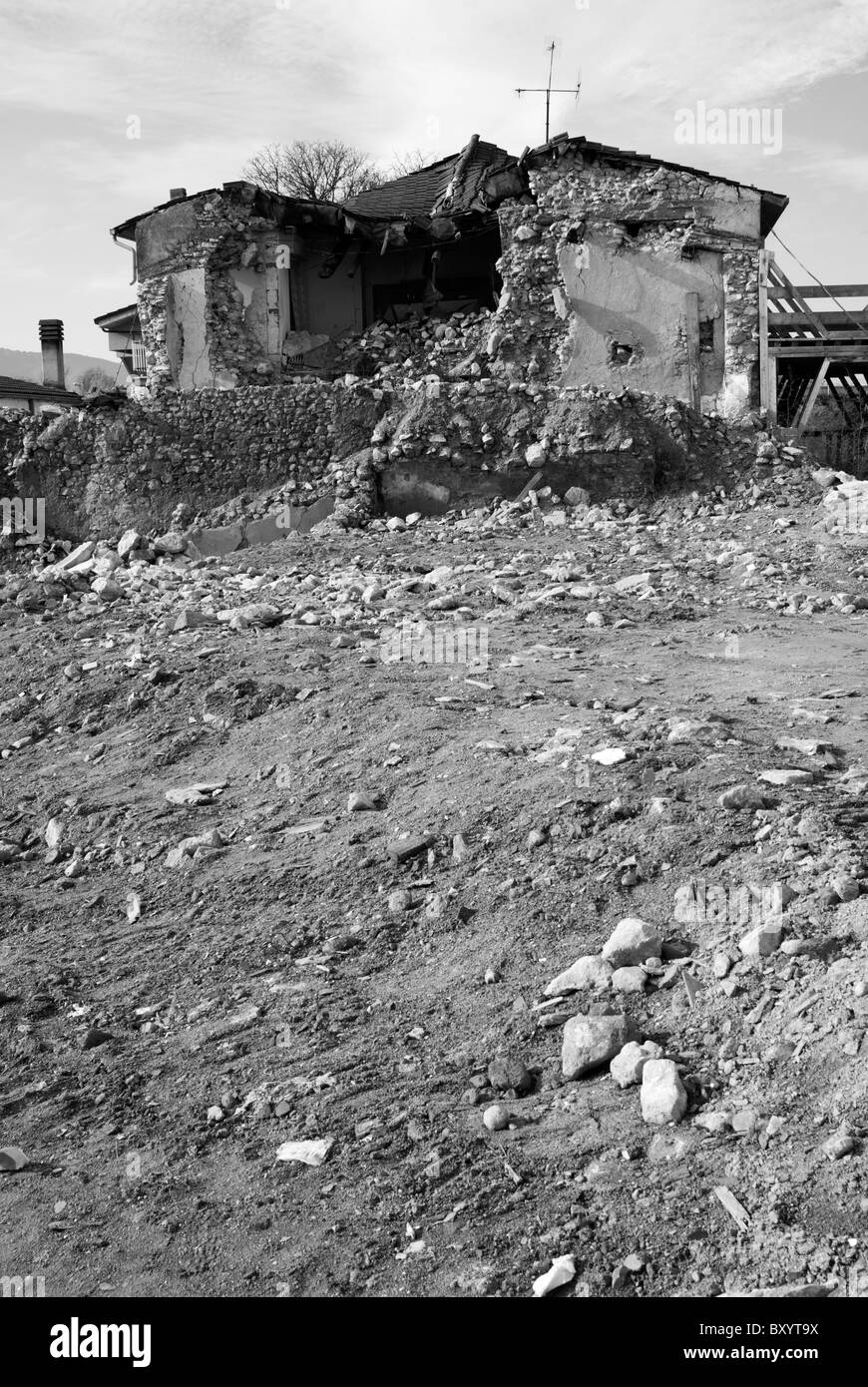 L'aquila earthquake 2009 damage Black and White Stock Photos & Images ...