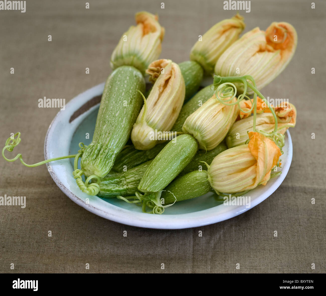 Golden courgettes hi-res stock photography and images - Alamy