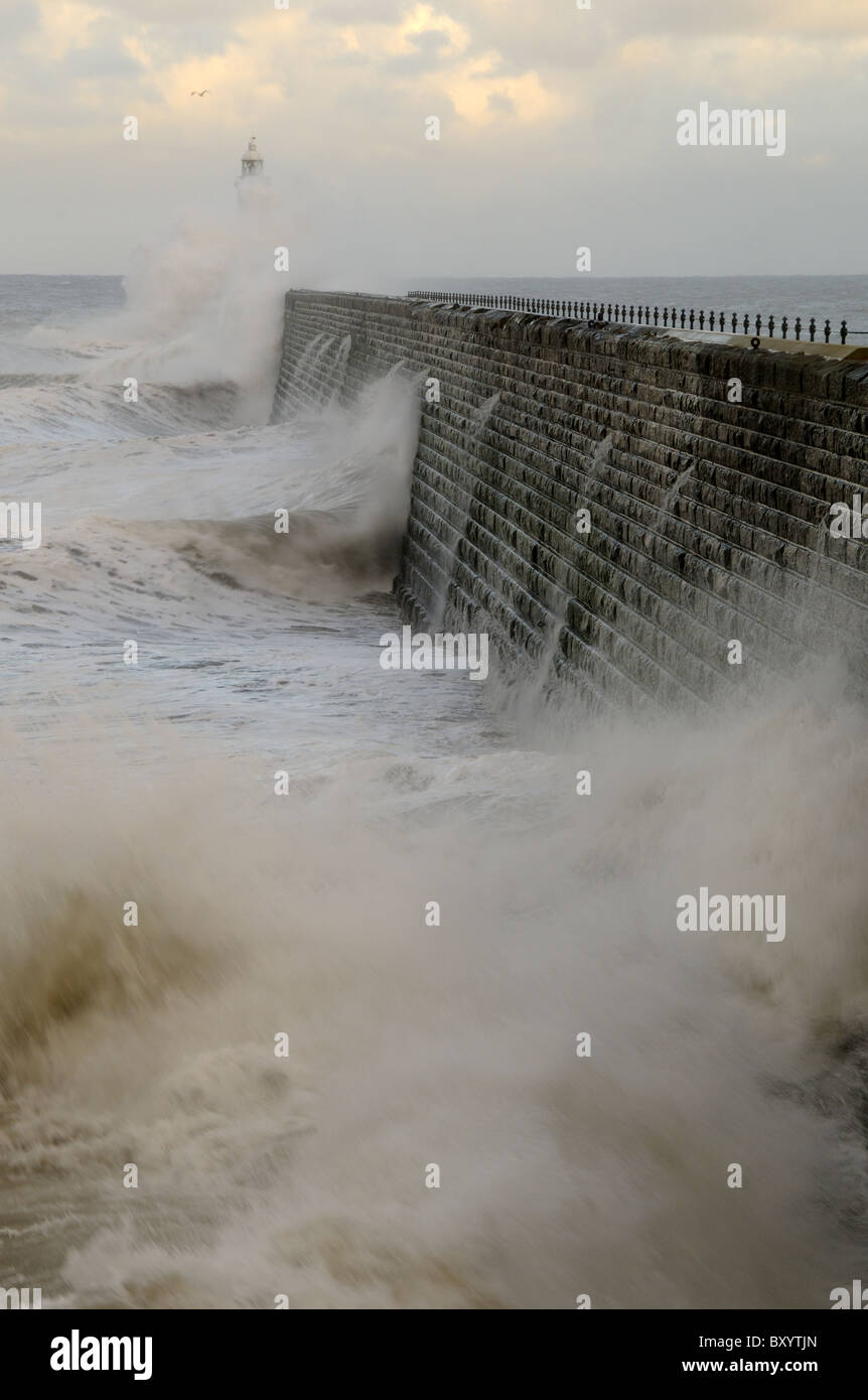 storm on tynemouth pier Stock Photo - Alamy