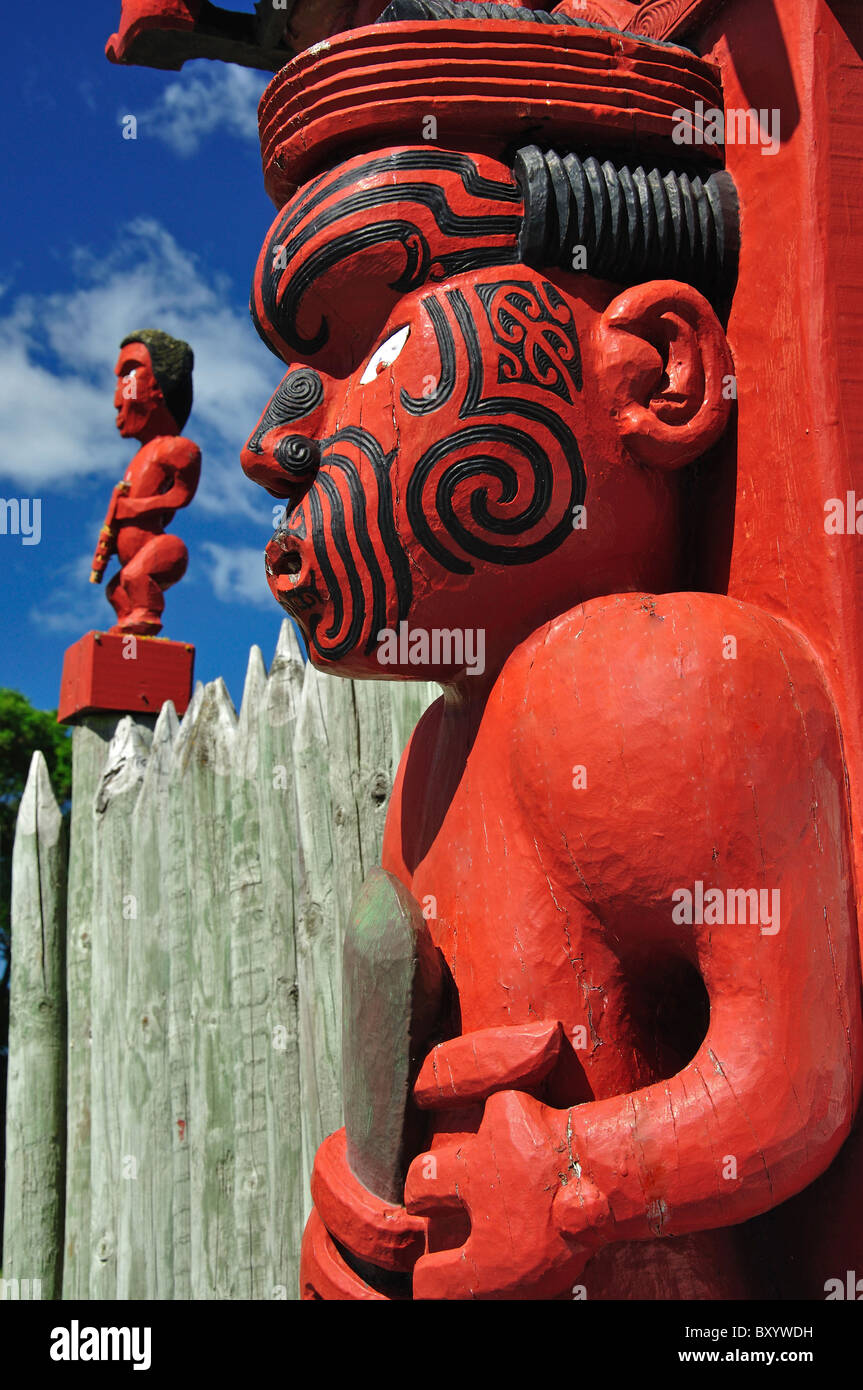 Maori marae tourists hi-res stock photography and images - Alamy