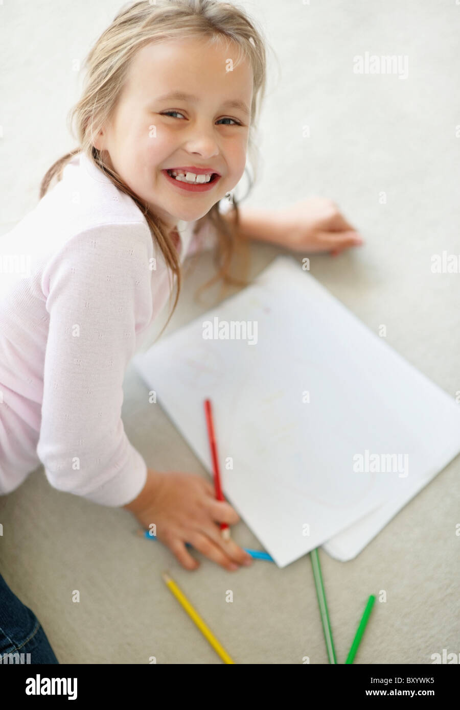 Girl drawing looking over shoulder hi-res stock photography and images ...
