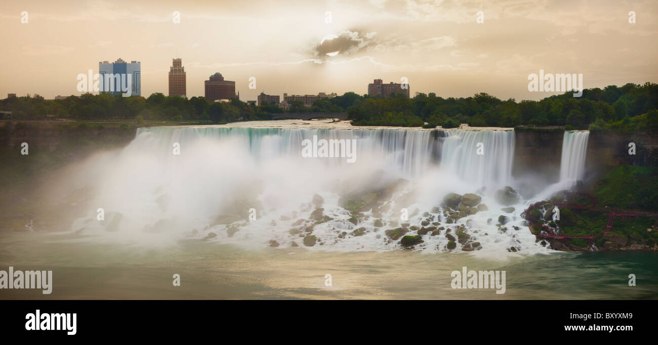 American falls sunset hi-res stock photography and images - Alamy
