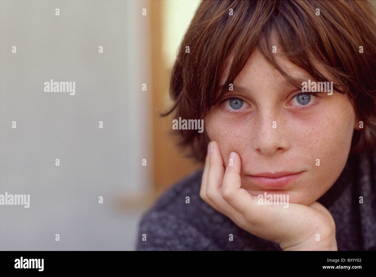 Young person gazing Stock Photo - Alamy