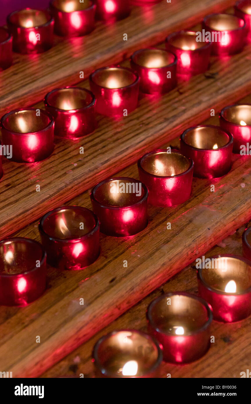 Candles in cathedral hi-res stock photography and images - Alamy
