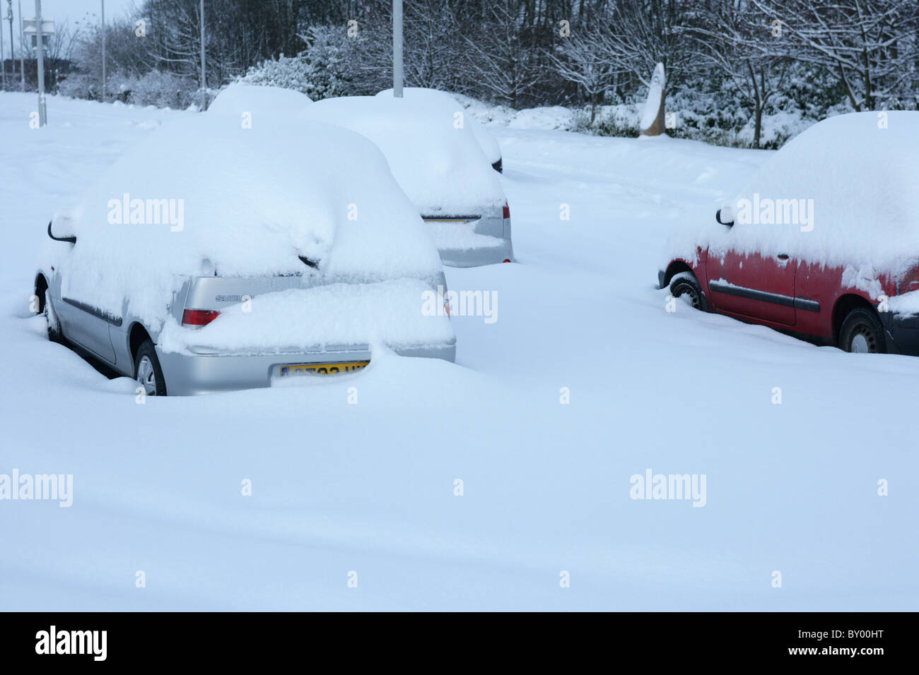 Cars in Deep snow, Fife Scotland Stock Photo - Alamy