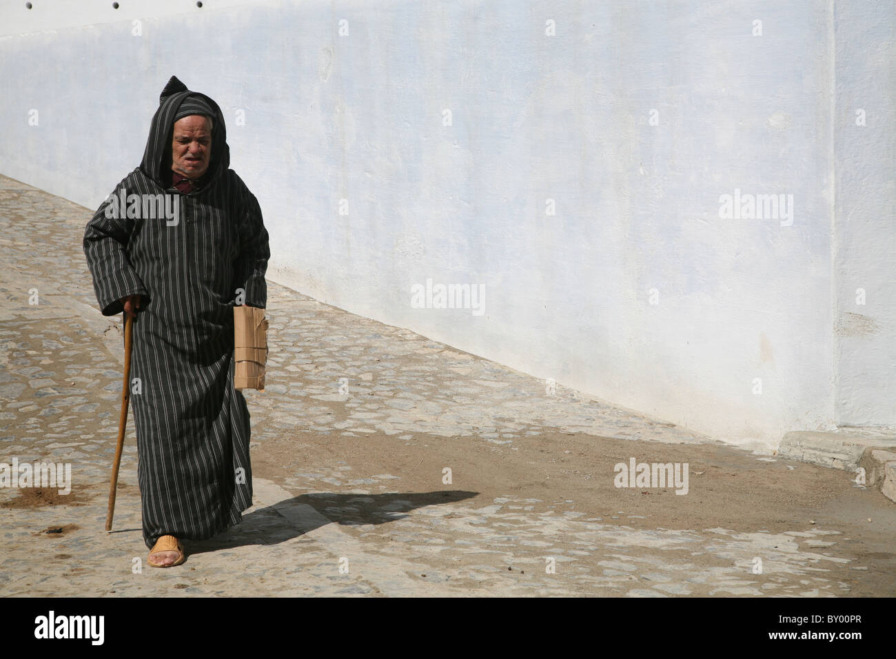 Waring traditional clothing hi-res stock photography and images - Alamy