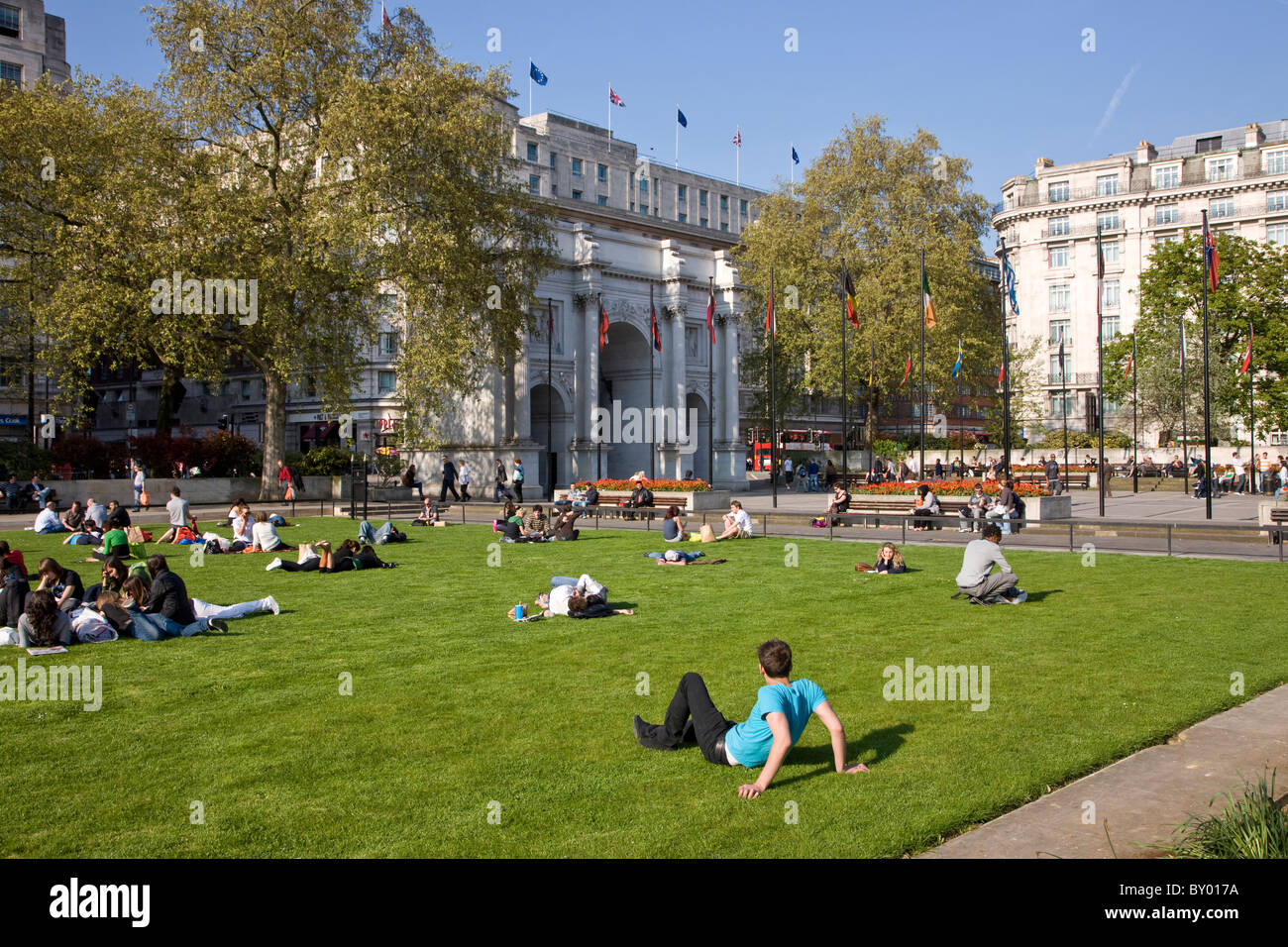 People marble arch hi-res stock photography and images - Alamy