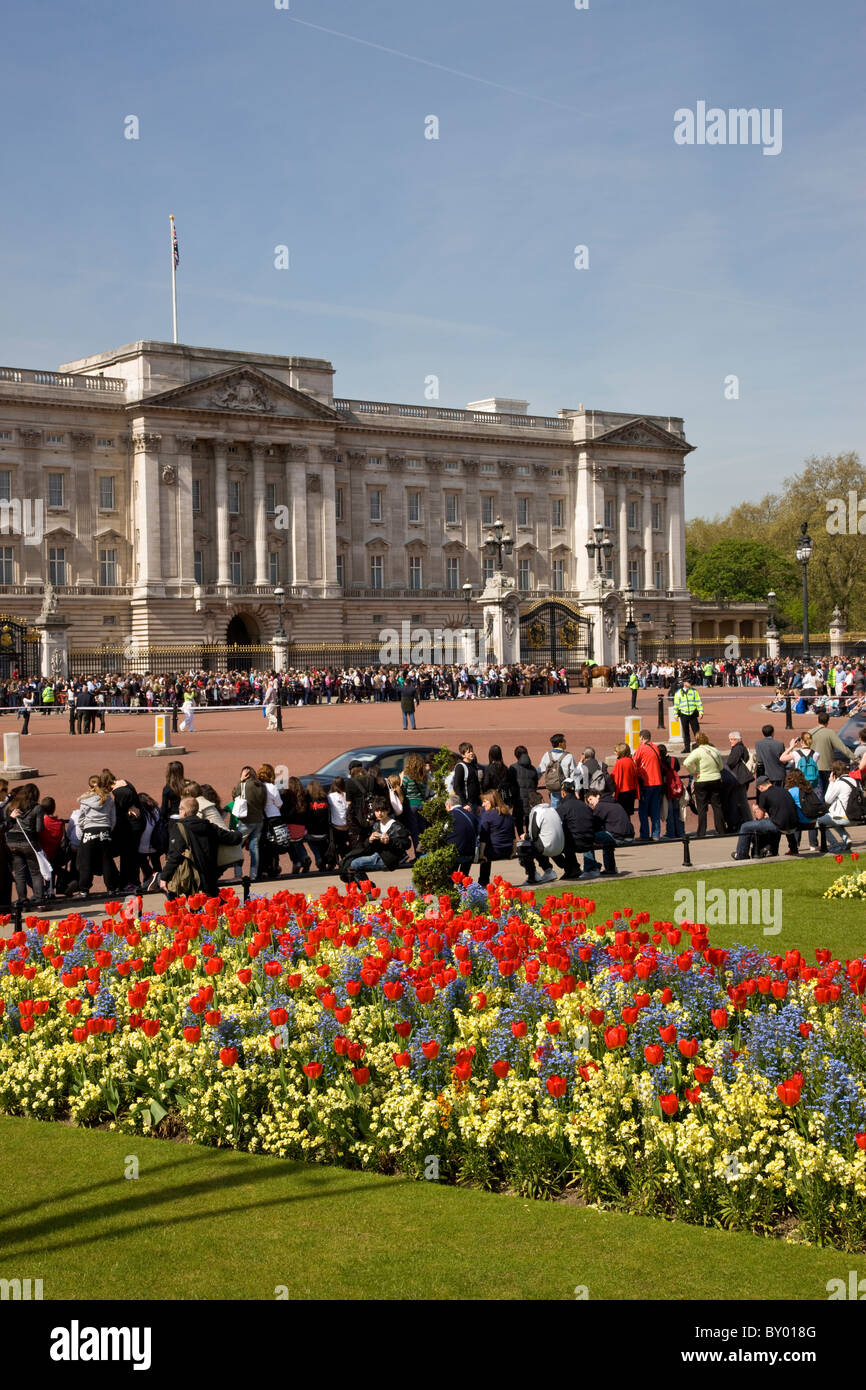 Buckingham palace facade hi-res stock photography and images - Alamy