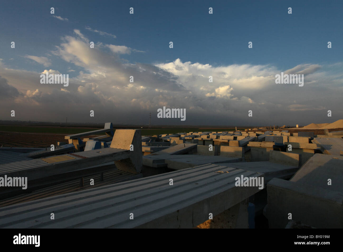 Precast Concrete Wall High Resolution Stock Photography and Images - Alamy