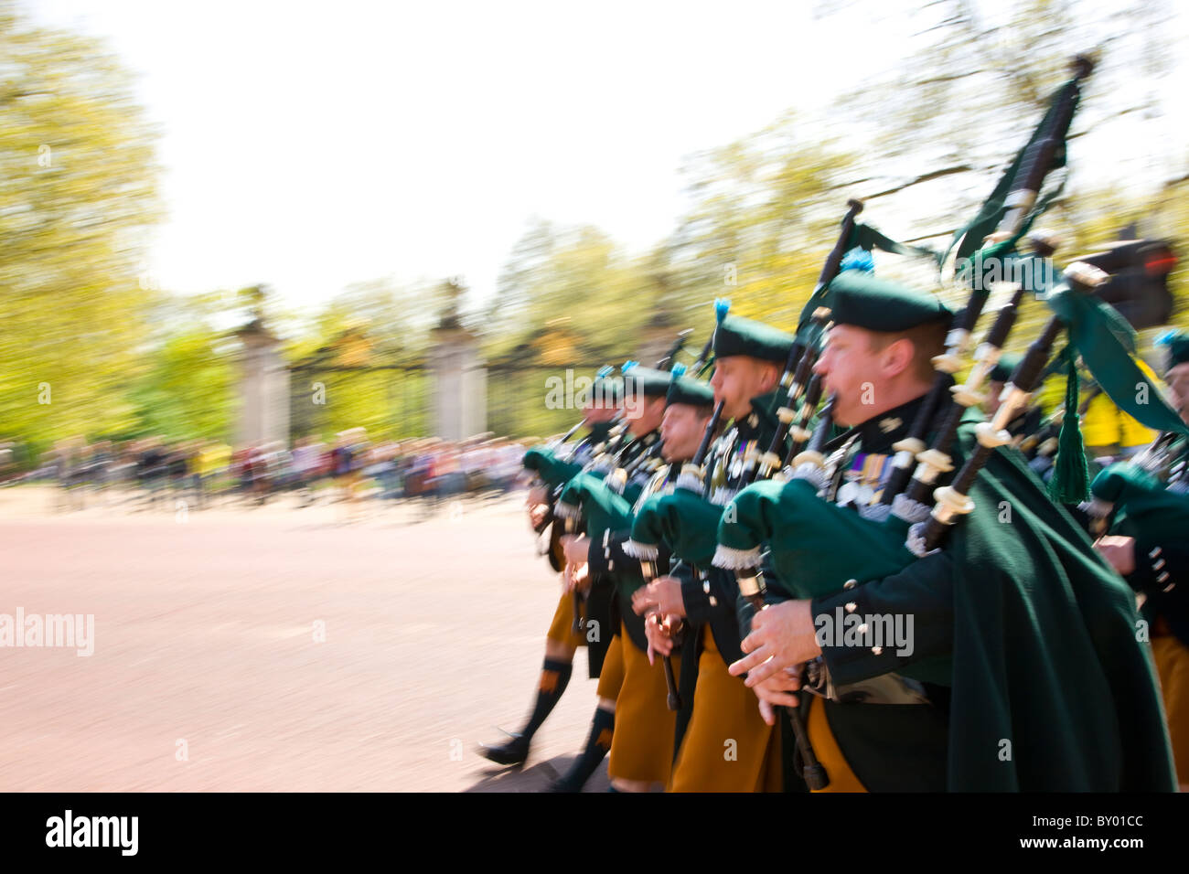British army marching along the mall london hi-res stock photography ...