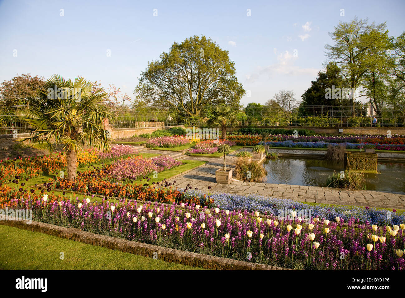 Visit kensington palace hi-res stock photography and images - Alamy
