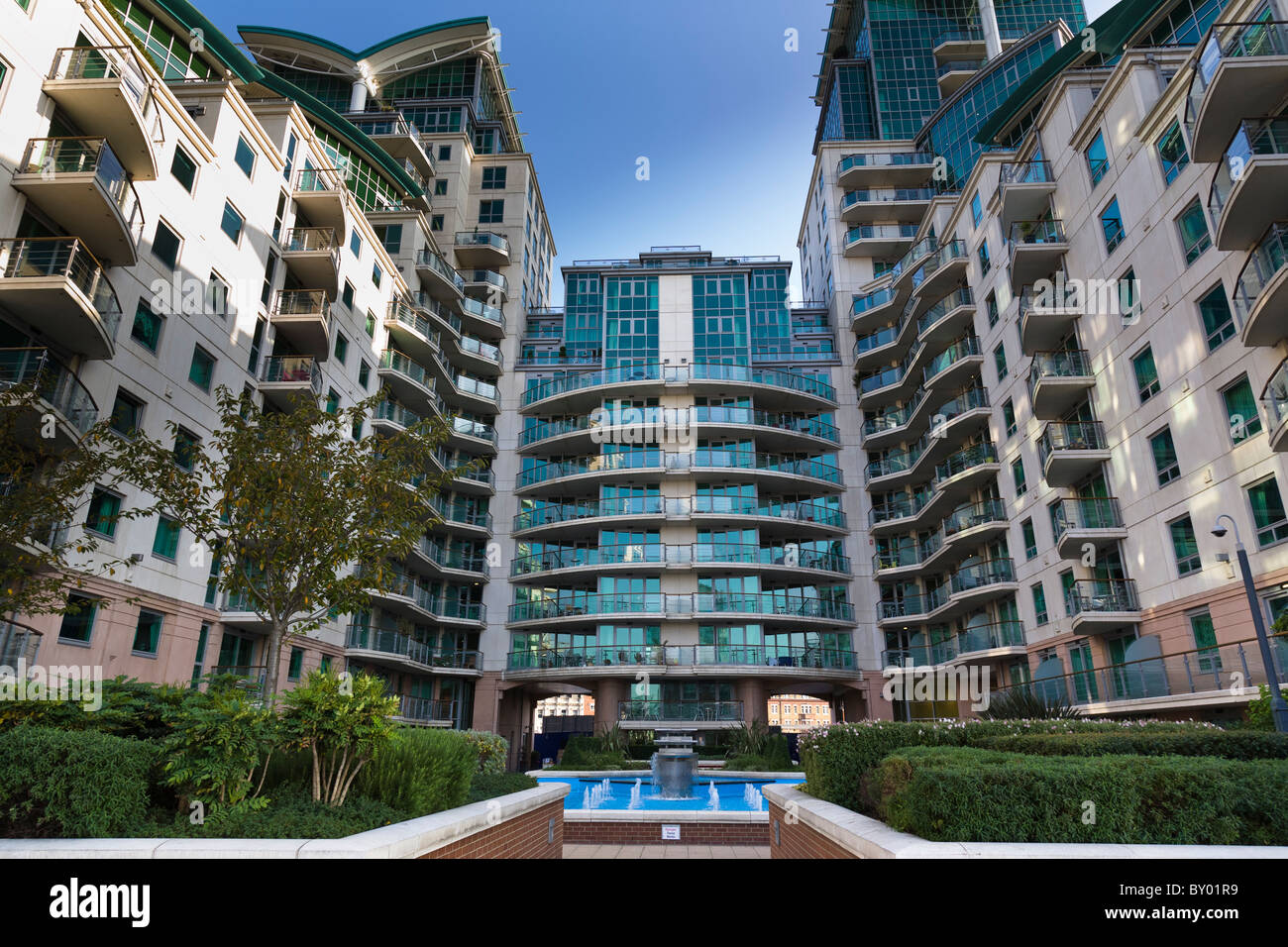 The St George Wharf complex at Vauxhall on the south bank of the River ...