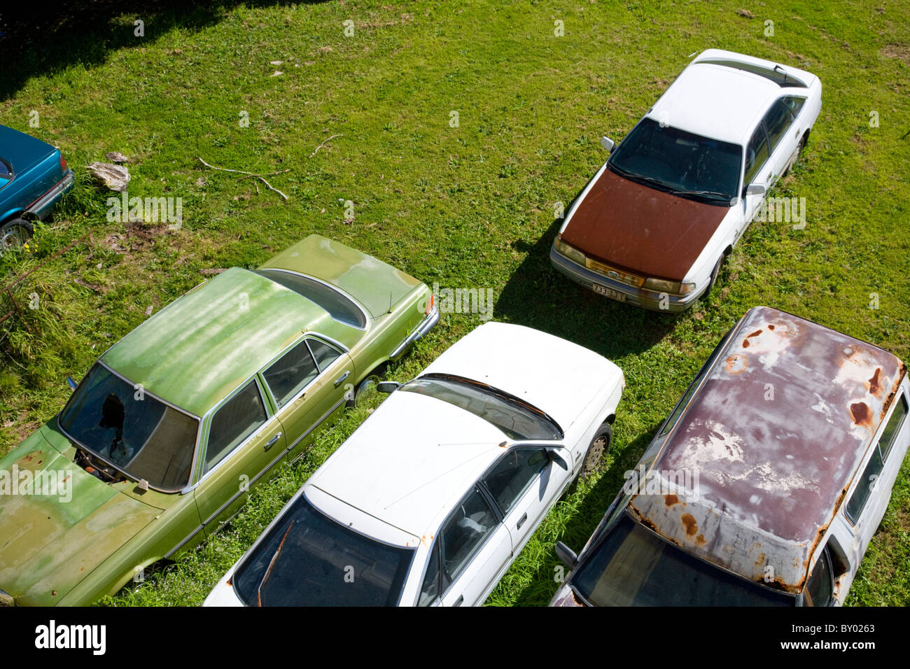 Old cars in a field hi-res stock photography and images - Alamy