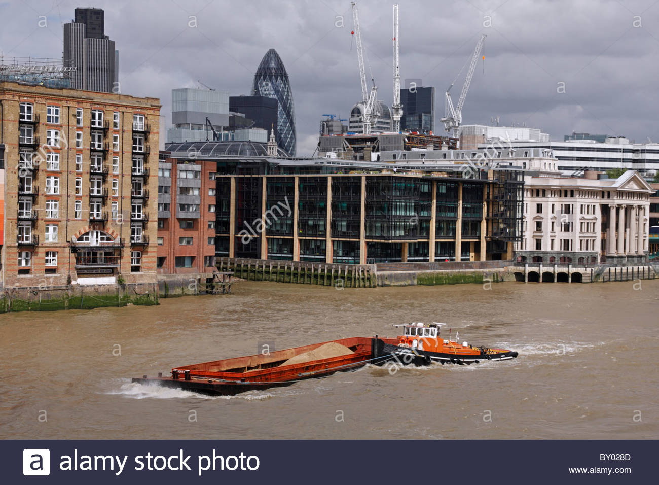 River Thames Tug Barge Stock Photos & River Thames Tug Barge Stock ...