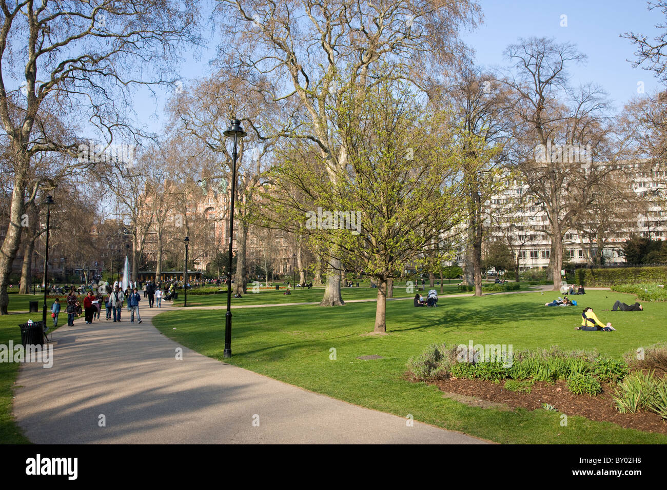 Russell square gardens hi-res stock photography and images - Alamy