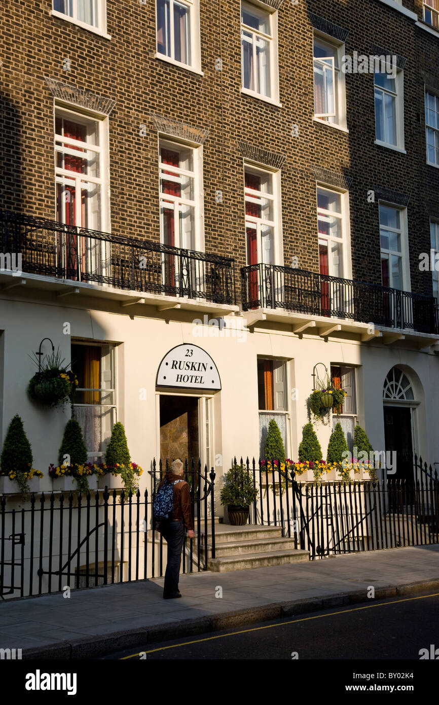 Ruskin square hi-res stock photography and images - Alamy