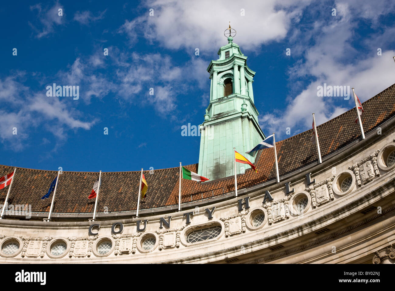 County hall london hi-res stock photography and images - Alamy