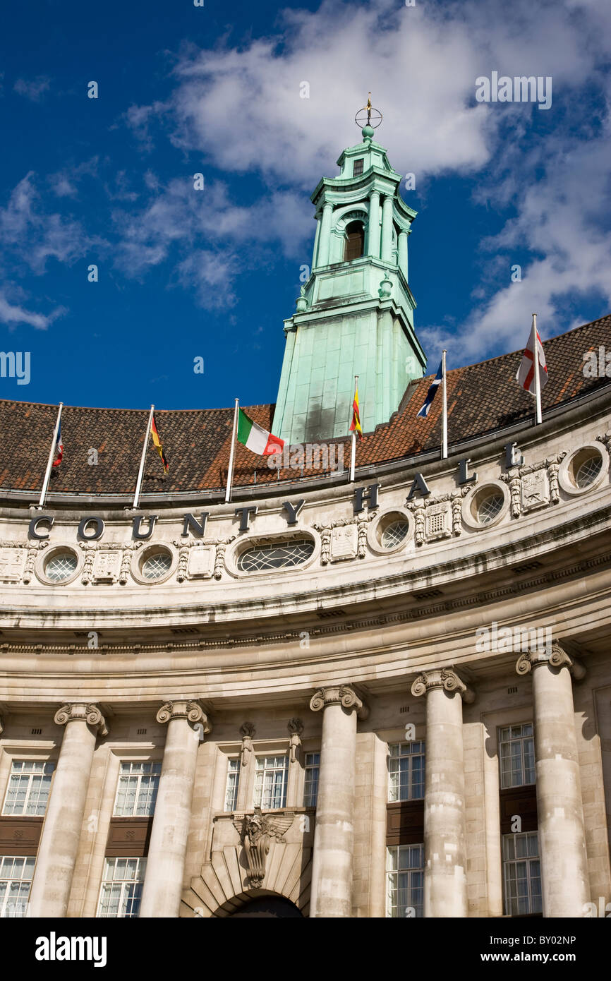 County hall leisure complex london hi-res stock photography and images ...