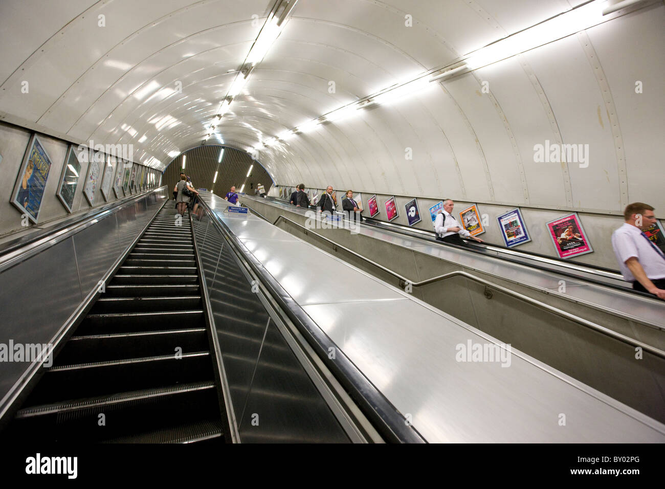 Escalator posters hi-res stock photography and images - Alamy