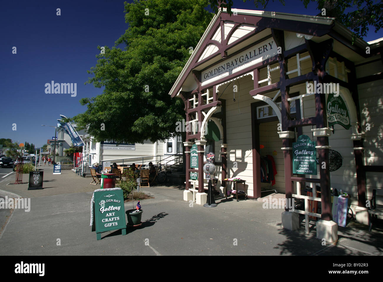 Street view of Takaka, Golden Bay, Nelson, New Zealand Stock Photo - Alamy