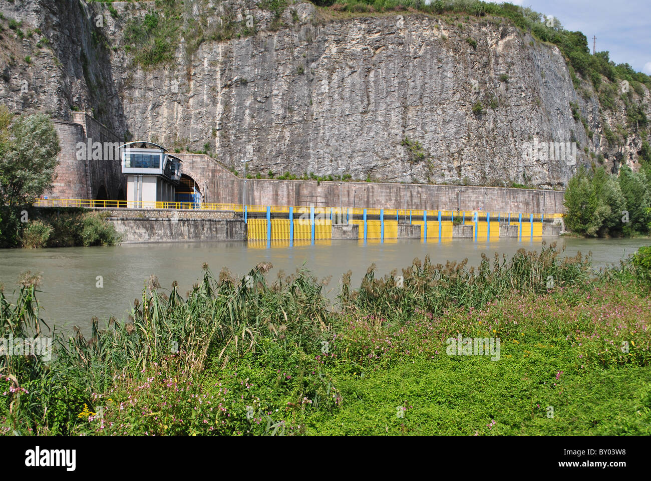 Artificial dam hi-res stock photography and images - Alamy