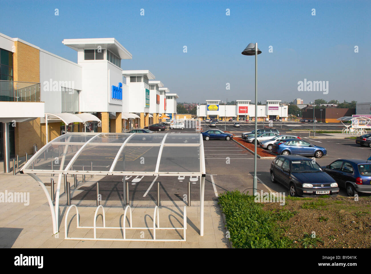 Wembley retail park hi-res stock photography and images - Alamy