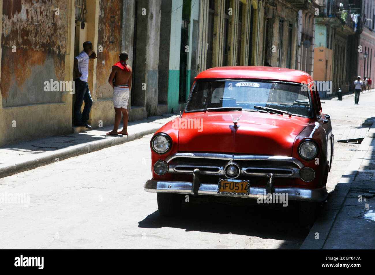 Back street car park hi-res stock photography and images - Alamy