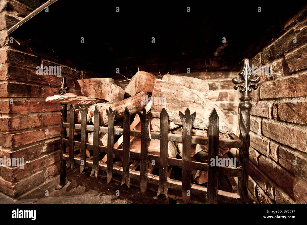 open log fire Stock Photo - Alamy