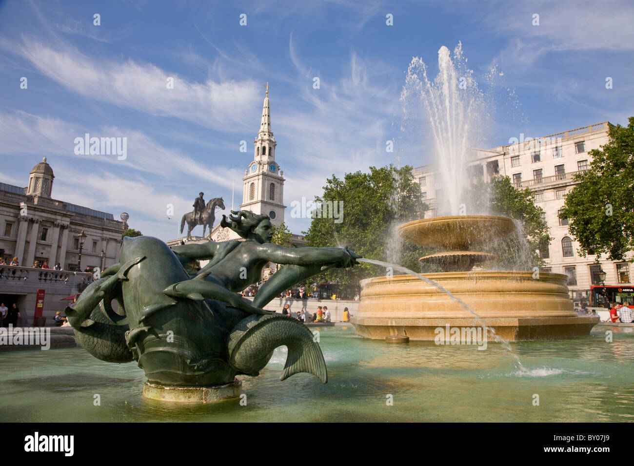 Fountains in Trafalgar Square, London Stock Photo - Alamy