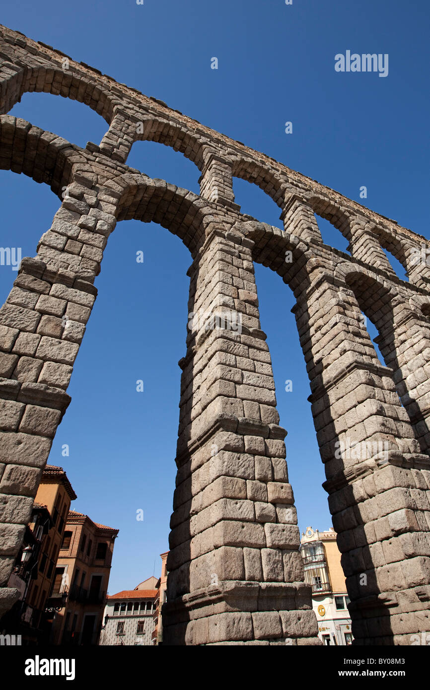 Antiguo acueducto romano hi-res stock photography and images - Alamy