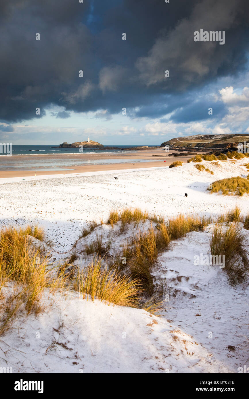 St Gothian Sands; looking to Godrevy; snow; Cornwall Stock Photo - Alamy