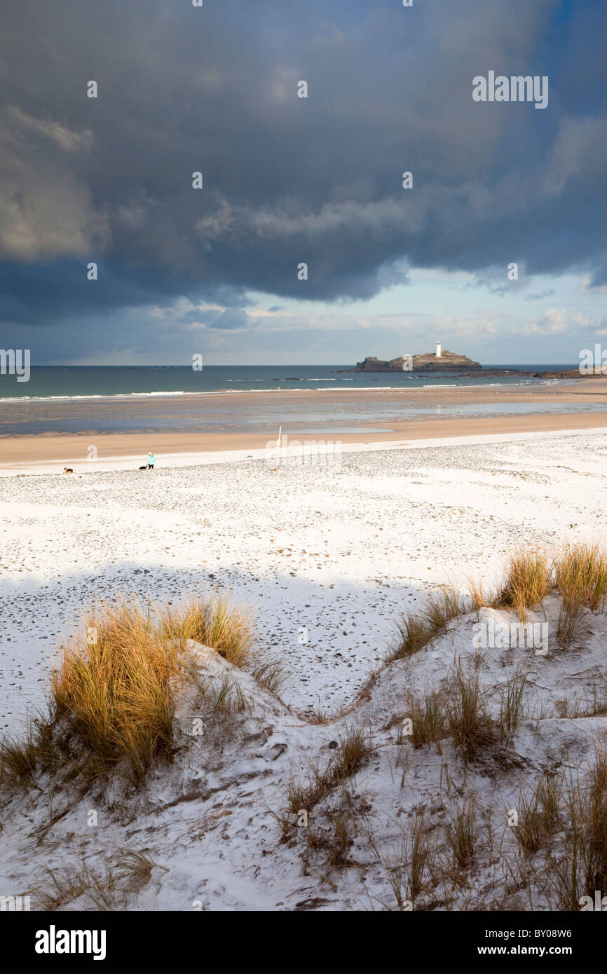 St Gothian Sands; looking to Godrevy; snow; Cornwall Stock Photo - Alamy