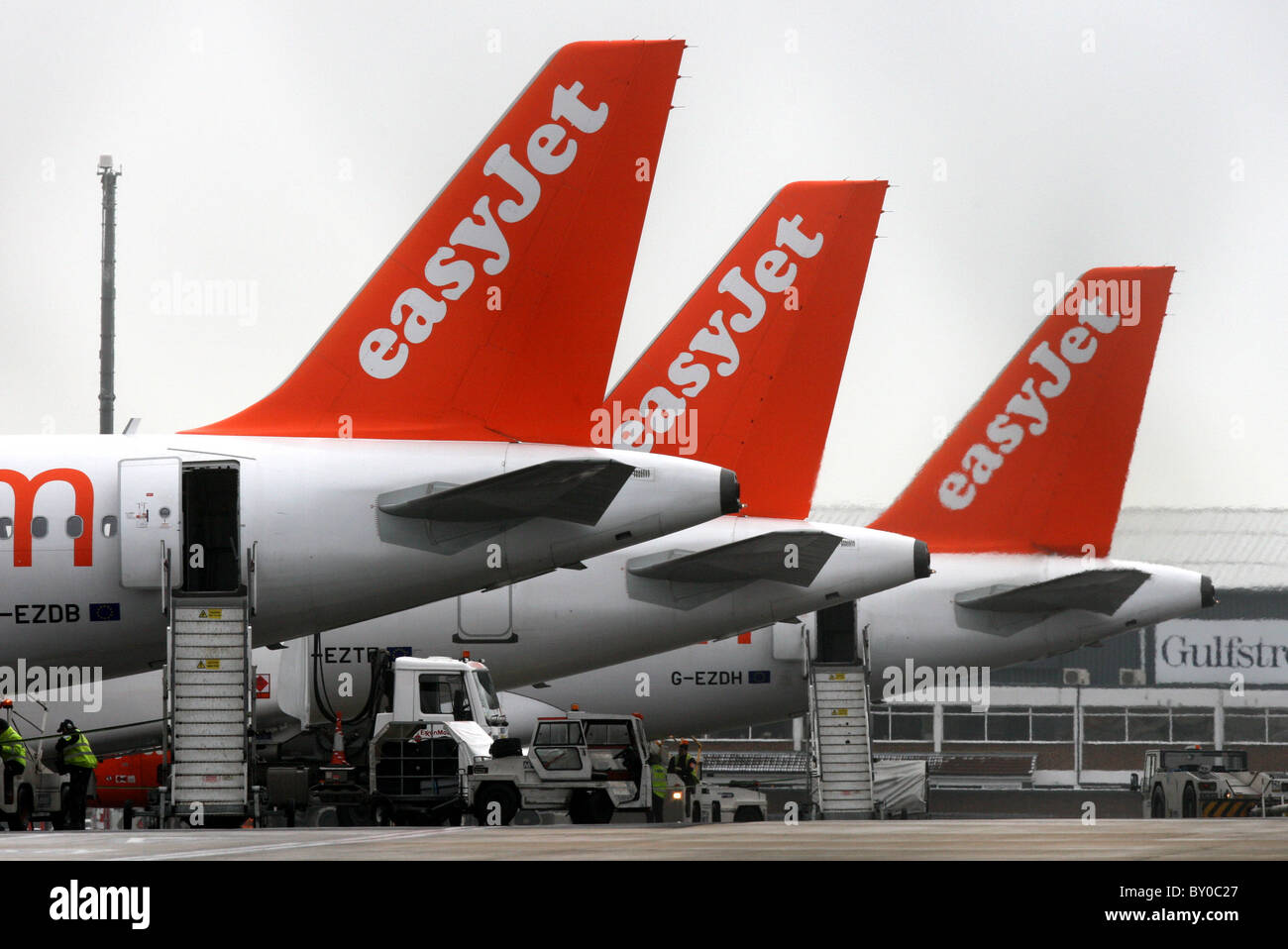 Airport luton hi-res stock photography and images - Alamy