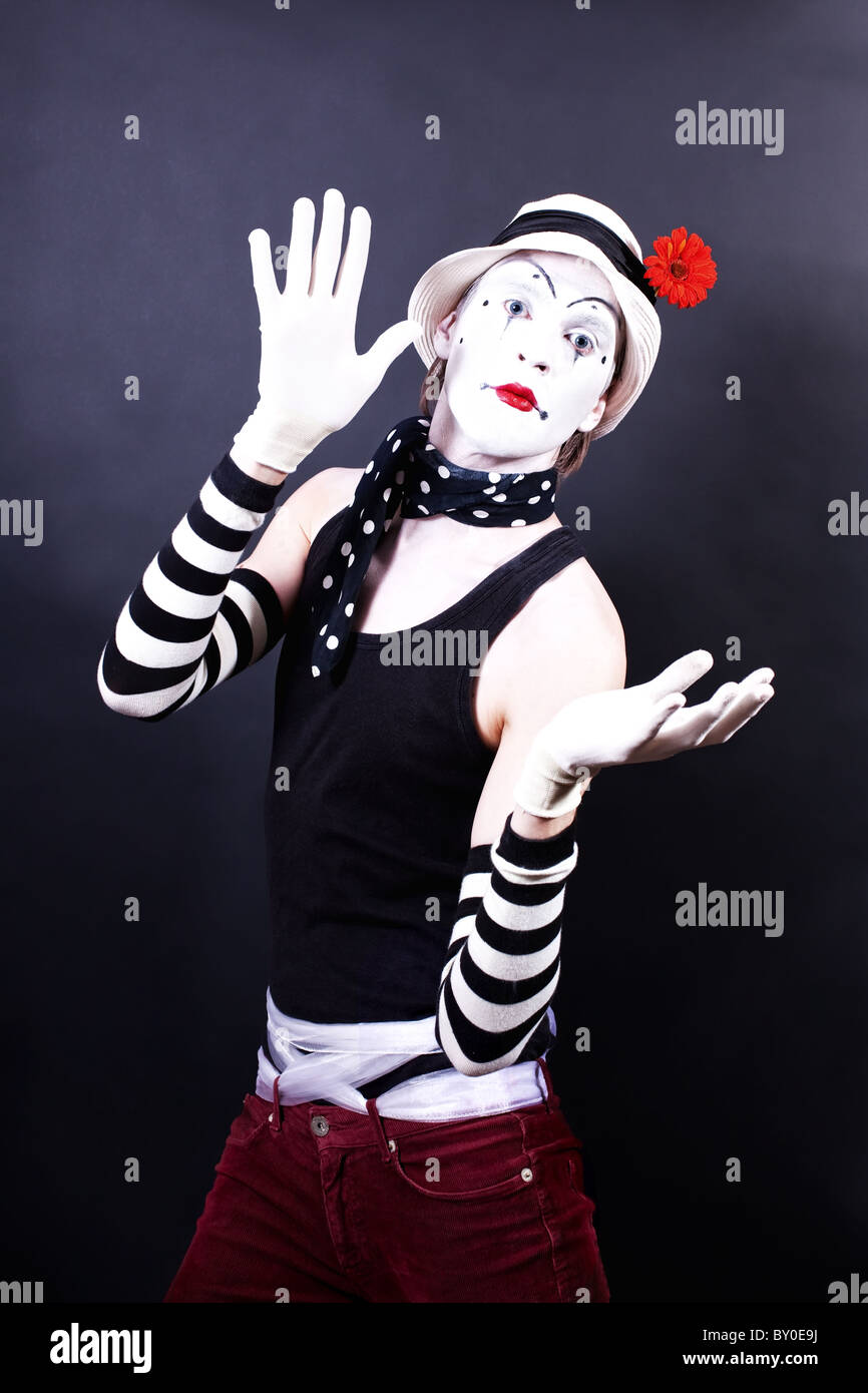 Mime artist red flower hi-res stock photography and images - Alamy