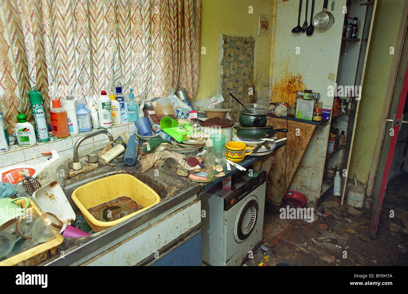 Filthy Kitchen Messy Kitchen Hi Res Stock Photography And Images