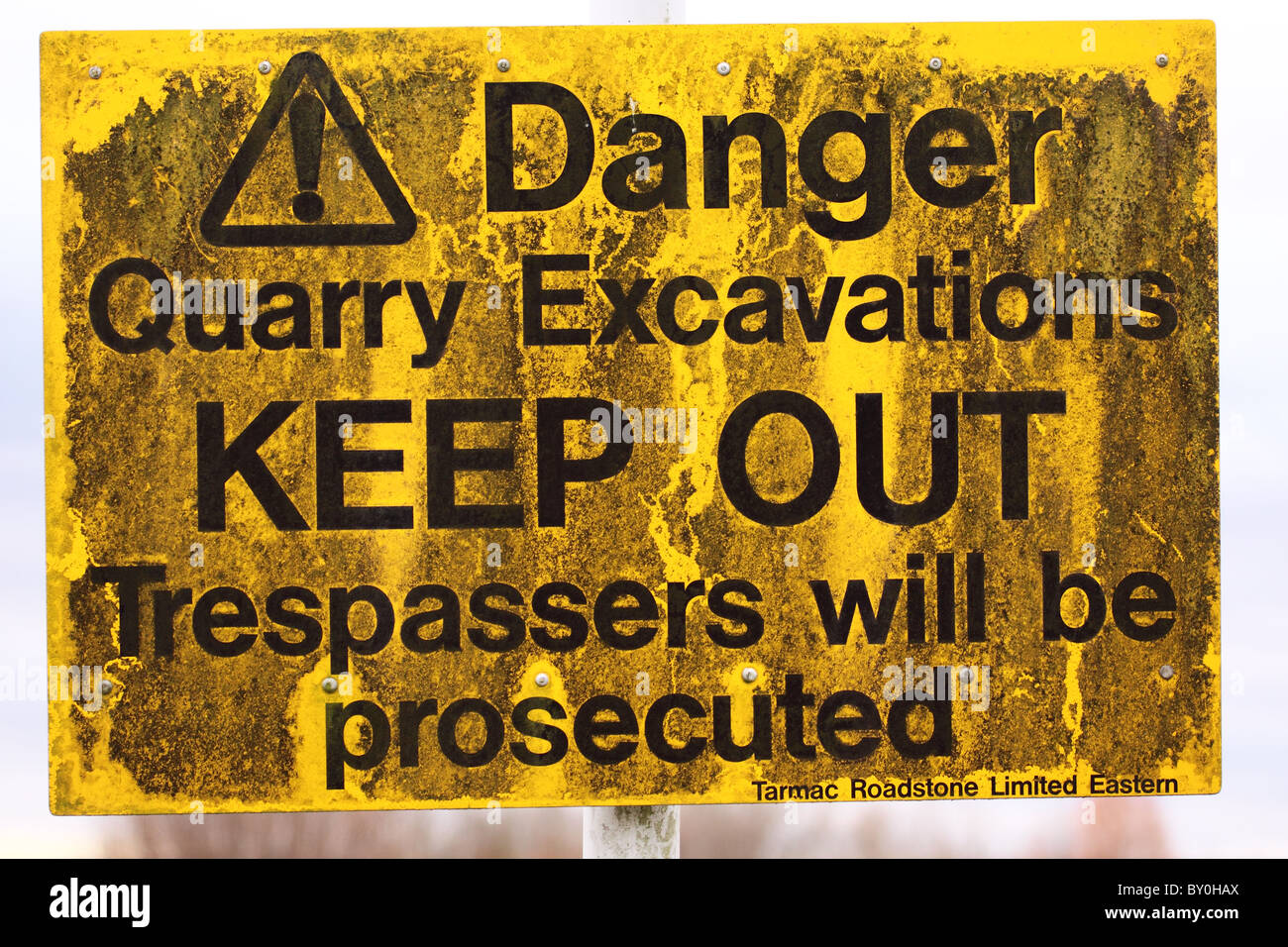Trespass sign danger hi-res stock photography and images - Alamy