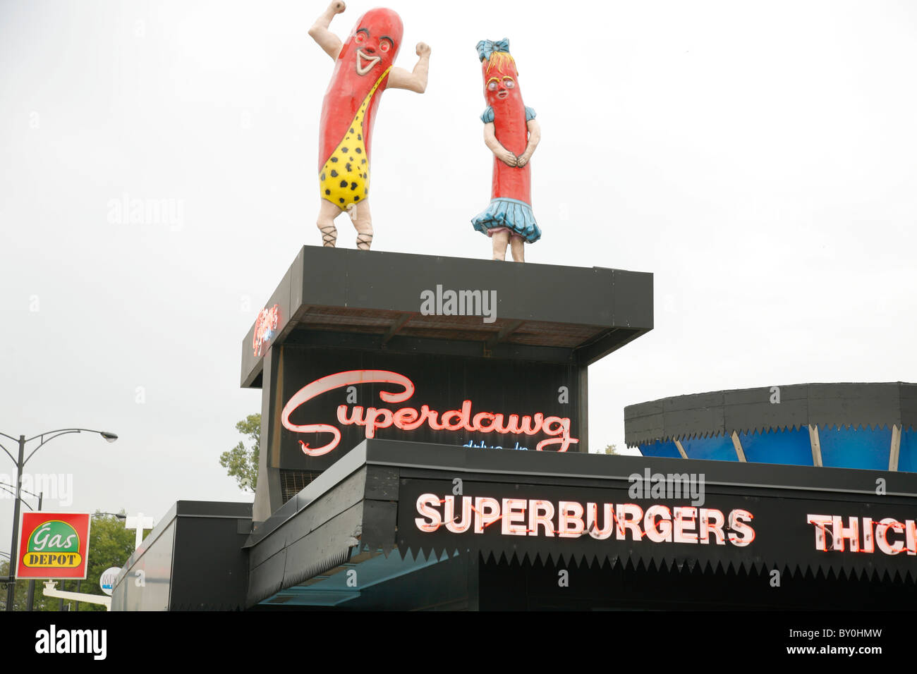 Superdawg landmark drive in hamburger and hotdog stand on Chicago's ...