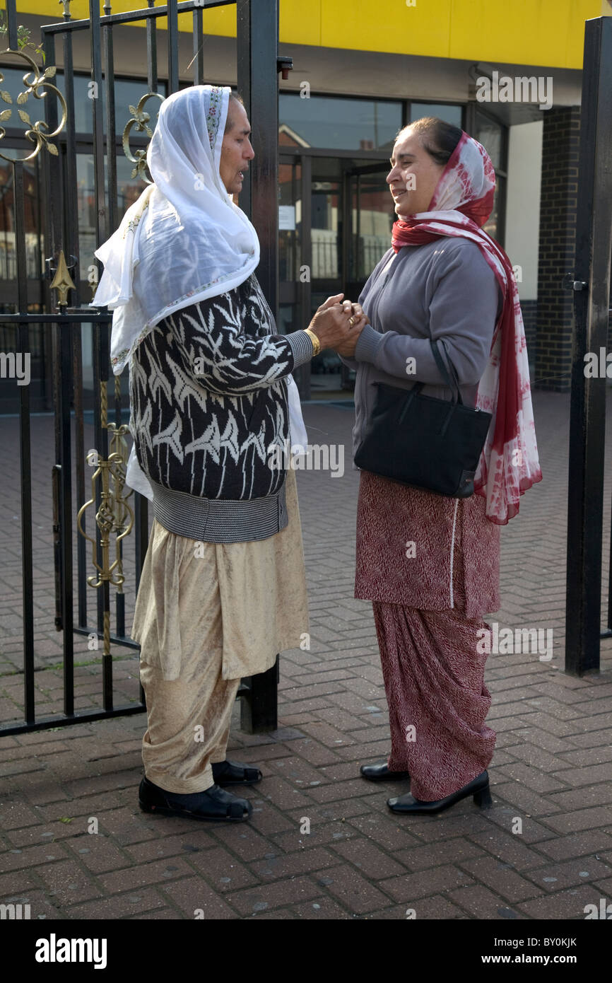 Sikh women hi-res stock photography and images - Alamy