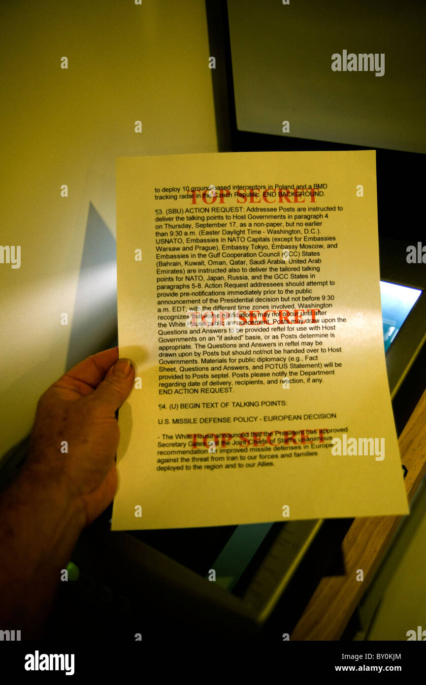 Wikileaks document computer scan Stock Photo - Alamy